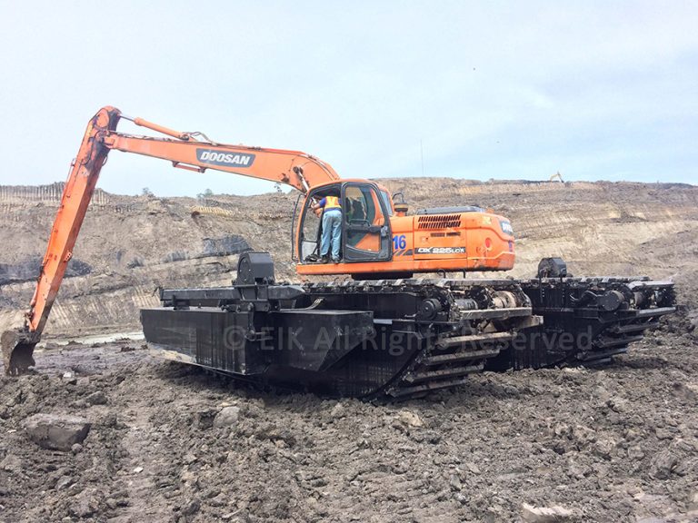 Amphibious Excavator – EIK Engineering Sdn Bhd
